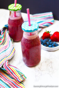 Easy Berry Green Smoothie (With Banana And Kale) - Dancing Through the Rain