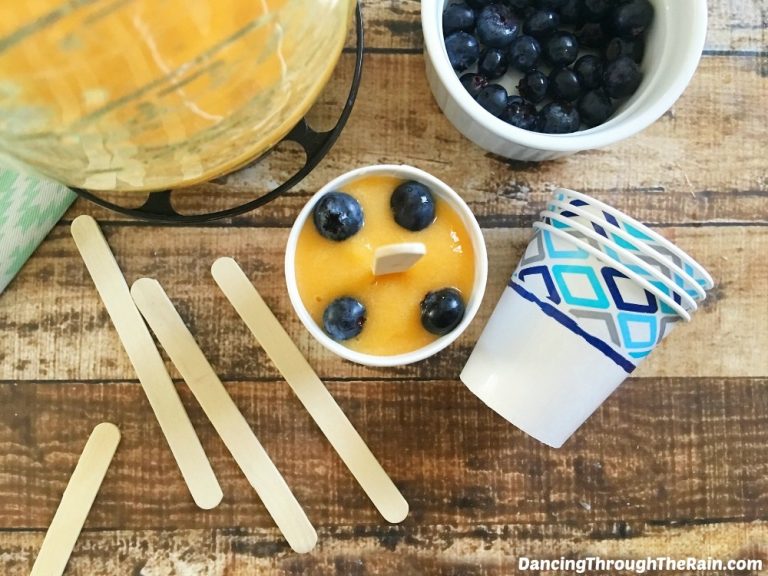 Blueberry Peach Popsicles (2 Ingredients!) - Dancing Through the Rain