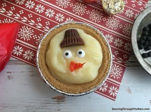Mini Snowman Pudding Pies - Dancing Through the Rain