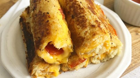 Easy Pepperoni Rolls (Only 4 Ingredients!) - Dancing Through the Rain