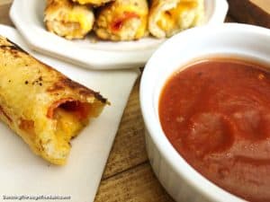 Easy Pepperoni Rolls (Only 4 Ingredients!) - Dancing Through the Rain