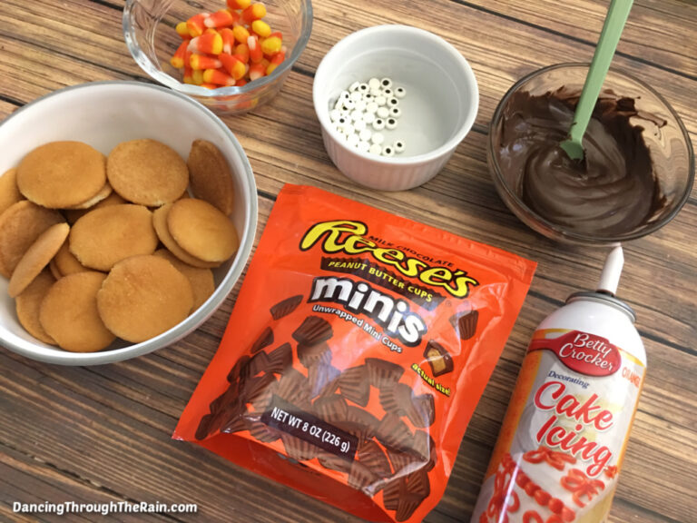 No-Bake Candy Corn Turkey Cookies - Dancing Through the Rain