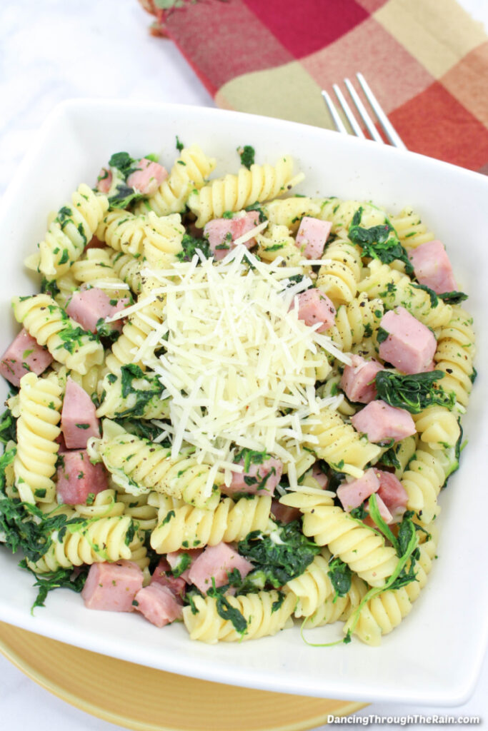 Ham And Spinach Pasta Skillet (Great For Leftover Ham!) - Dancing ...